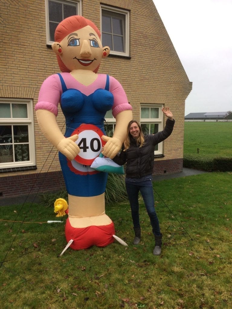 Moeder of vriendin jarig? Sarah in de tuin! Solexverhuur Friesland